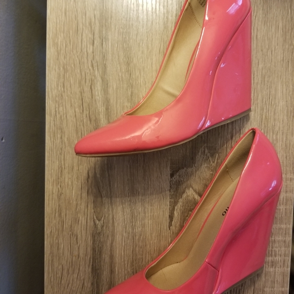 Zigi Soho | Shoes | Zigisoho Fuschia Hot Pink Wedge Heel | Poshmark
